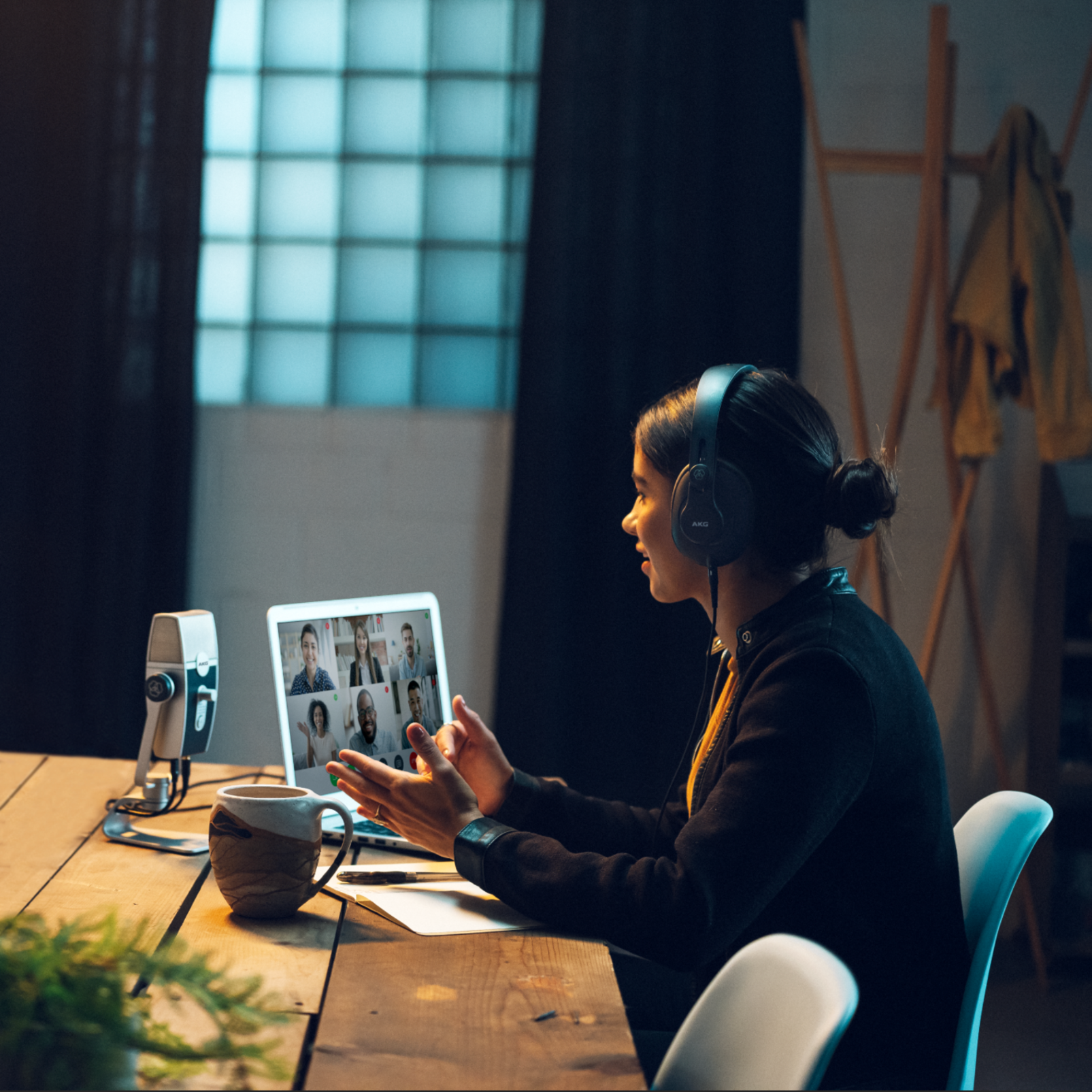 AKG Work-at-Home Essentials | 音声制作必需品: AKG Lyra USBマイクとAKG K371ヘッドフォン